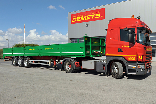 Open truck with a load floor length of 10m | Demets